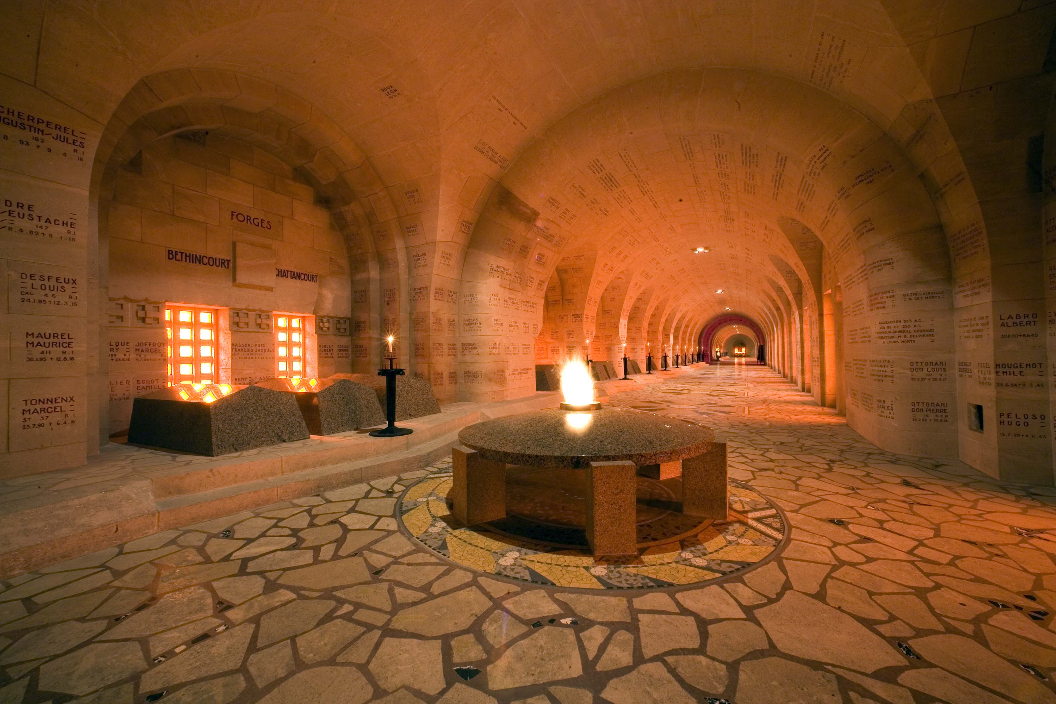 Ossuaire de Douaumont - Agence Pierre-Yves Caillault ACMH